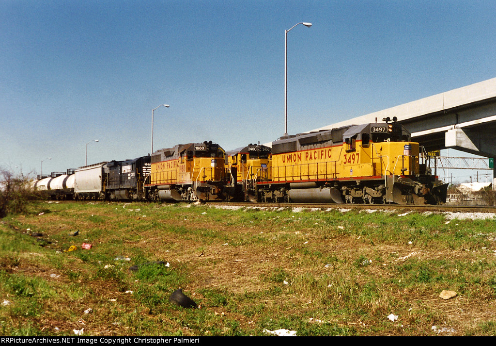 UP 3497, UP 2400, UP 1980, and NS 3971 Lead CSX Transfers